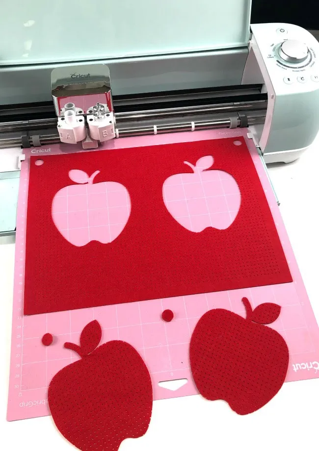 Stitchable Felt Christmas Ornament - Laura Kelly's Inklings