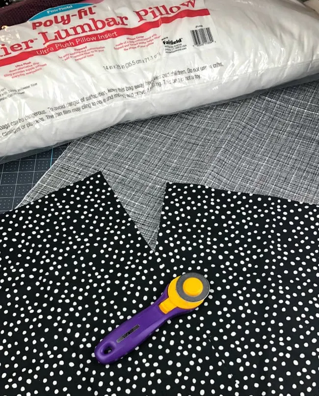 Easy Sew BE KIND Pillow - Laura Kelly's Inklings