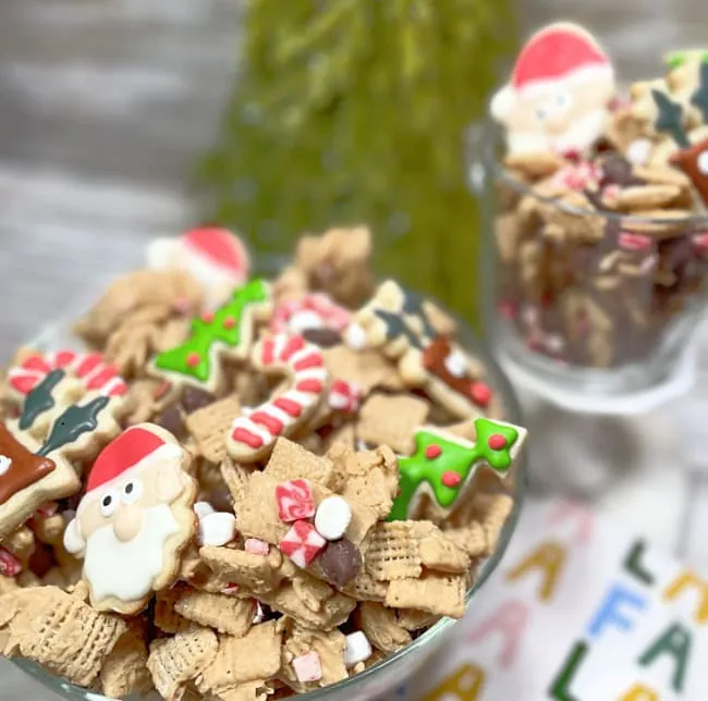 Christmas Puppy Chow Gift Recipe with Free Printable Tag - Laura Kelly ...