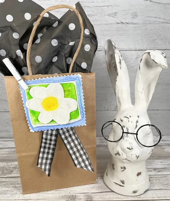 Daisy Craft Glue Resist Gift Tags - Laura Kelly's Inklings