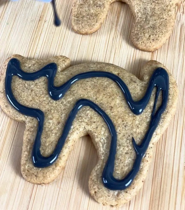 Black Cat Gingerbread Cookies - Laura Kelly's Inklings