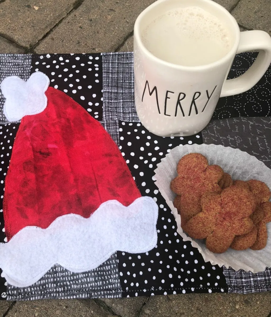 Sew a Placemat for Santa with a Free Pattern - Laura Kelly's Inklings