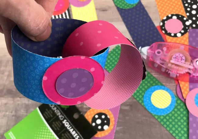 DIY Countdown Chain - Laura Kelly's Inklings